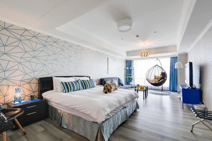 B【浪漫滿屋 】2至7人.大空間 . 高樓夜景.Sogo對面.近科博館．勤美. 東海大學逢甲一中夜市 - Taichung City