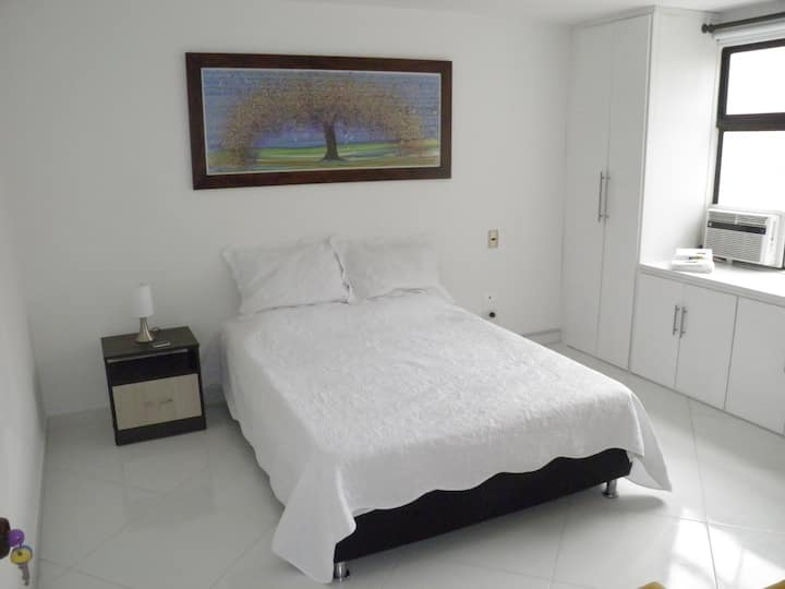 Modern&spacious 3'bedr Apt, In Perfect Location - 麥德林