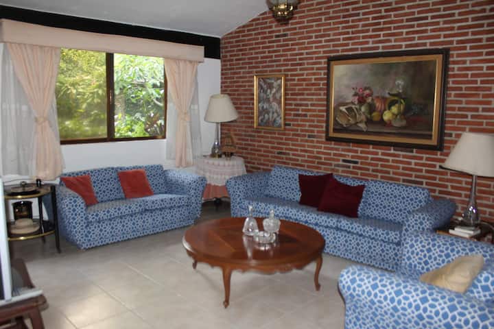 La Casa De Los Manantiales. The Spring House - Cuernavaca