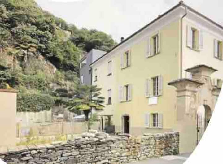 Behagliches Haus Mit Freiem Parkplatz - Bellinzona