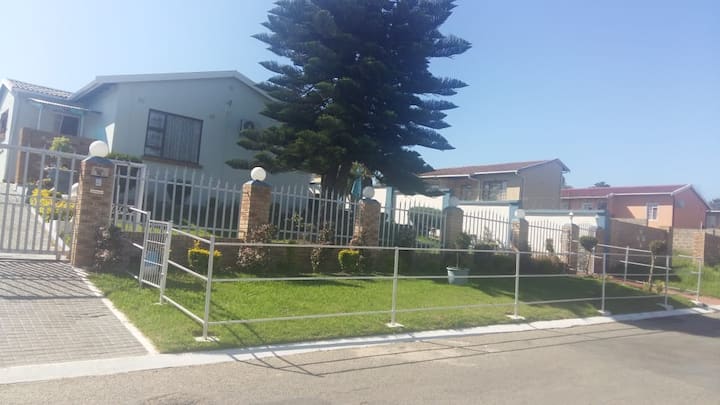 Nwai's Place (Entire House) - Mthatha