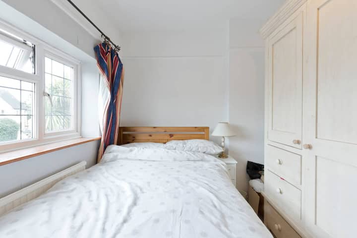Quiet Cosy Double A'ports City, Wisley, Maclaren - Woking