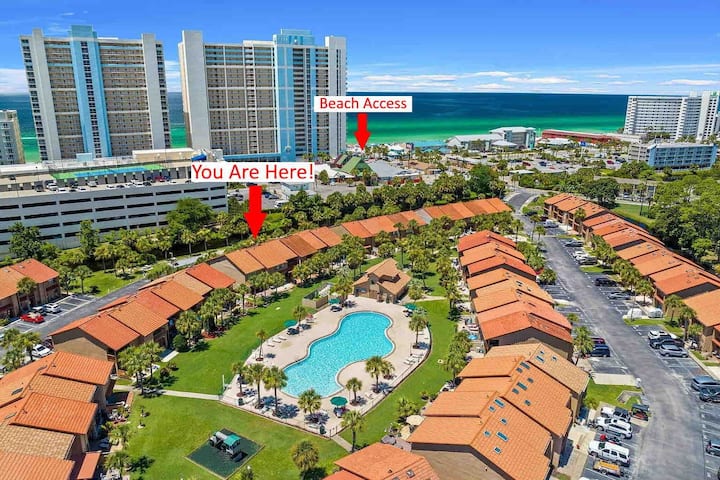 Beautiful Townhome Just Steps From Beach - Panama City Beach, FL