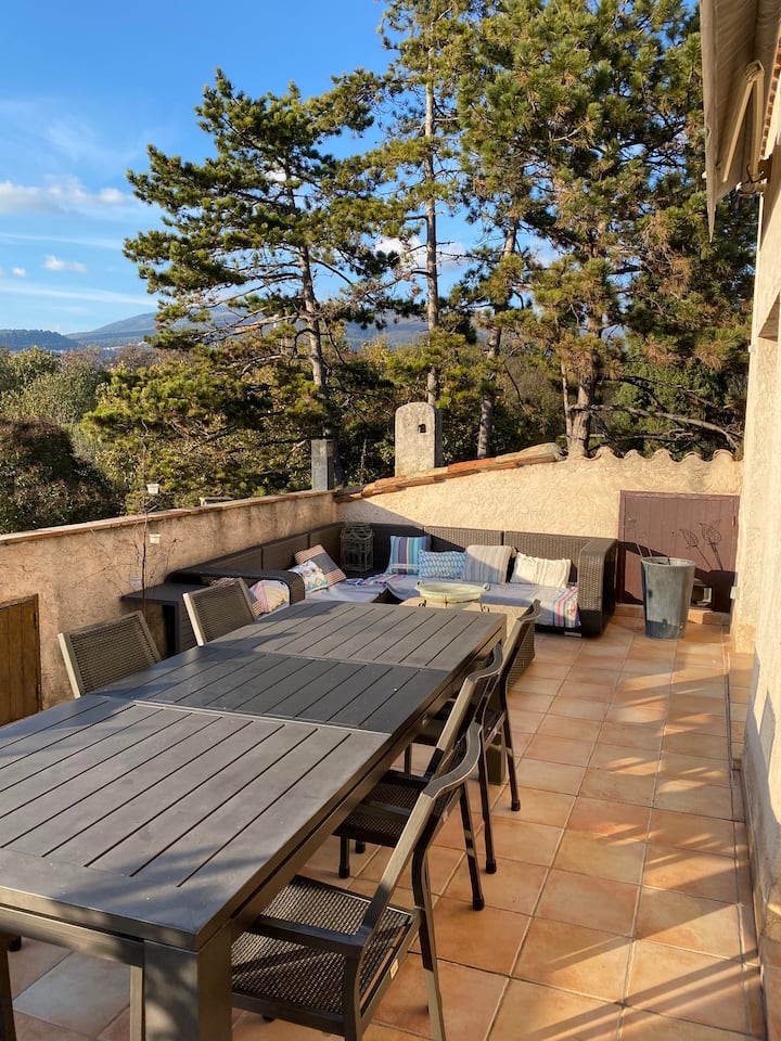 Appartement Calme  à  L'étage D'une Villa à Grasse - Grasse