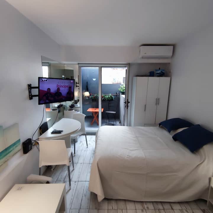 Cómodo Mono Ambiente En Palermo, Distrito Arcos. - Buenos Aires