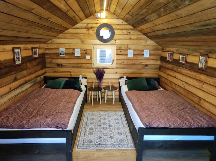 Small Wooden House Aretha Franklin - Ljubljana