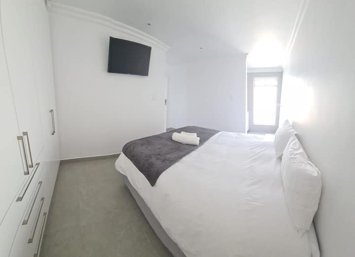 Beach Break Villa 4 - East London