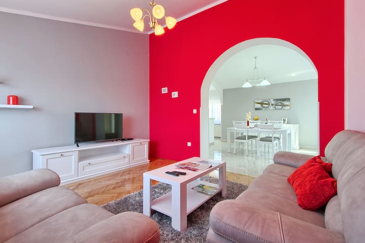 Top App. 5 Min Arena Amphitheater - Pješčana Uvala