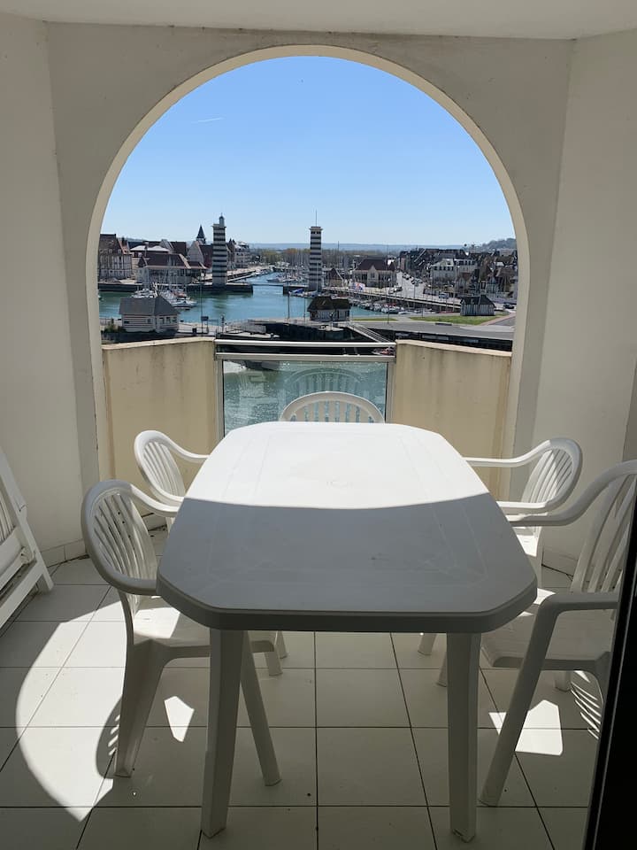 Superbe Vue Sur Les Quais - Deauville