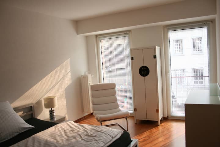 Design Flat In Famous Old Town For Up To 3 Person - Düsseldorf