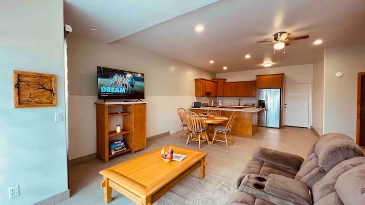 Rosarito 2br | 6 Min To Beach + 2-car Garage - Rosarito