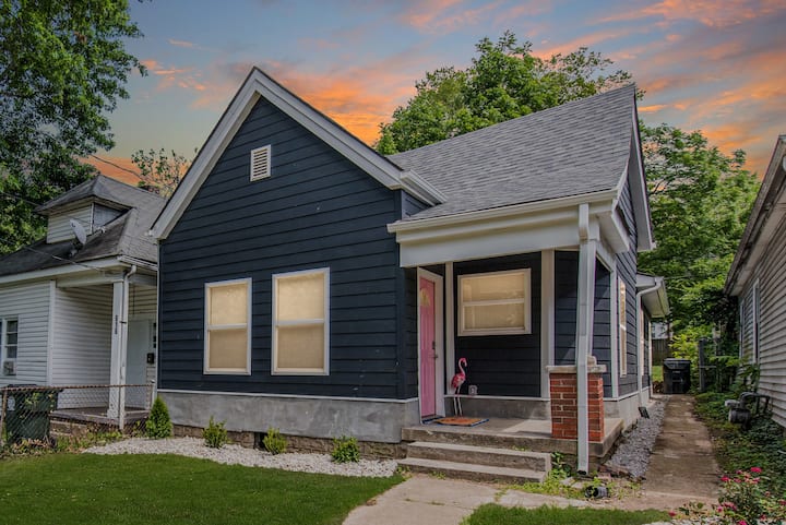 The Pink Pearl / 5min To Rupp / Remodeled King Bed - Lexington, KY