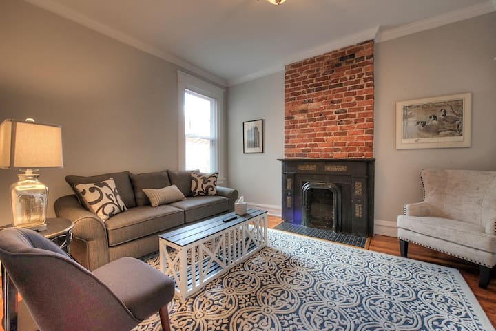 Fan District - 3 Br,  Strawberry St W/parking .14 - Richmond, VA