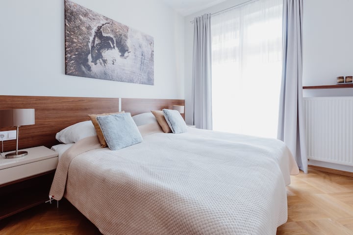 Lovely One-bedroom, 7 Minutes To The Main Market - Krakow