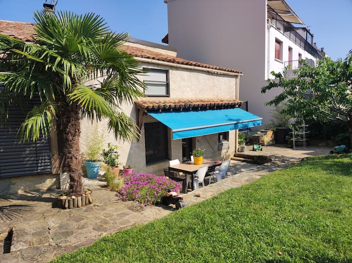Maison Avec Piscine Pour 6 Personnes Ou + - Aveyron