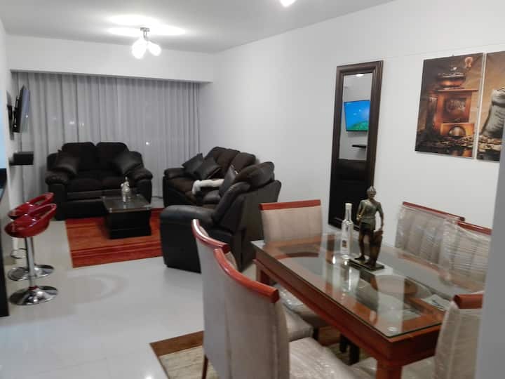 Departamento Ubicado Entre Surquillo-san Isidro - Peru