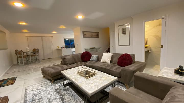 Modern And Spacious (3 Bed, 3 Bath,  House) - Falls Church, VA