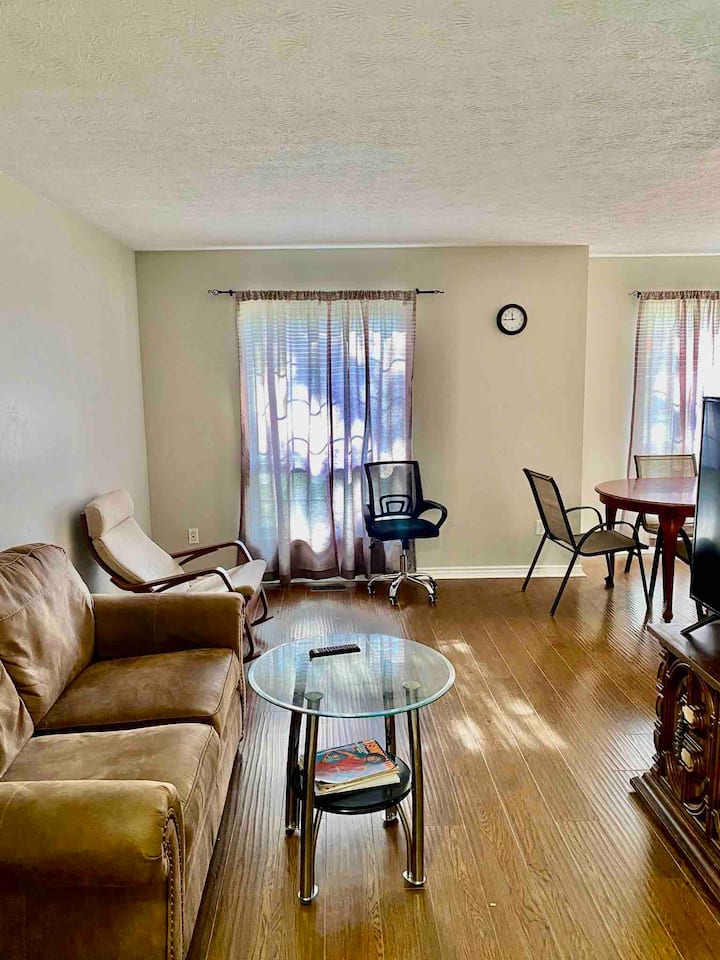 Private Room With Free Parking, Rm1 - Kitchener, ON, Canada