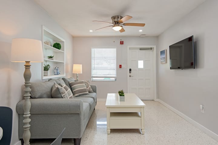 4a Newly Renovated 2/1 At Coastal Cottages - Safety Harbor