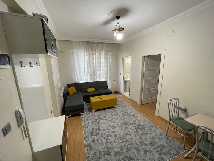 Merkez’de Toplu Taşımaya Yakın 3 Kişilik Konaklama - Gaziantep