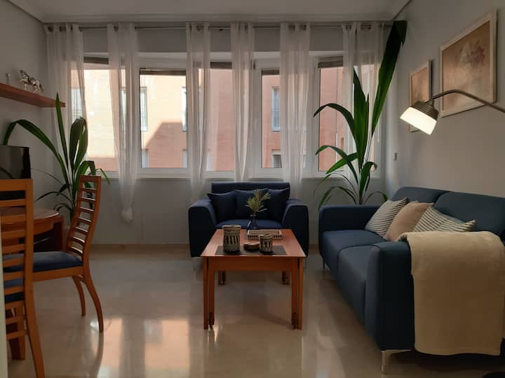 New- Modern Apt. For 4- Santa Justa St.-la Buhaira - Seville