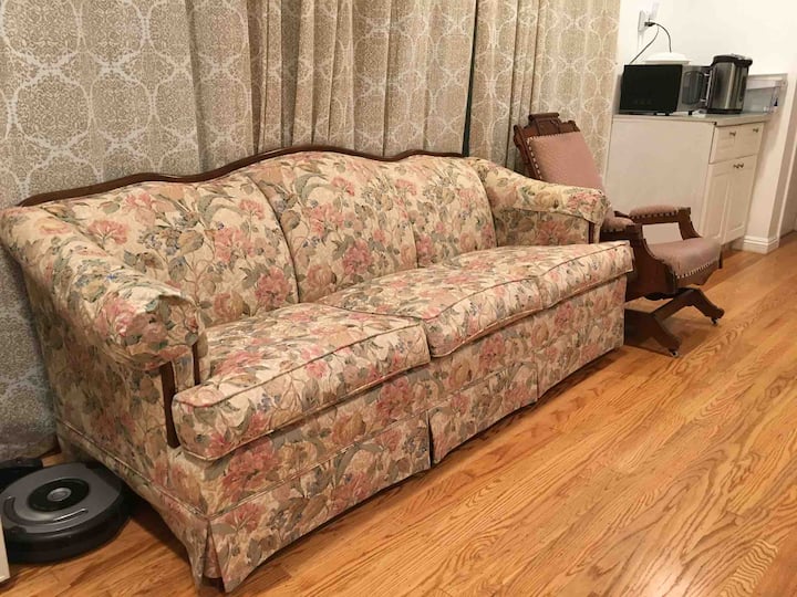 Clean Room W/bath Free Parking Near Caltrain Bart - San Mateo, CA