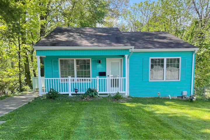 Spacious Luxury - Bloomington, IN