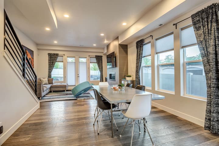 Stunning SLC Loft & Rooftop Deck, Perfect Location - Townhouses for ...