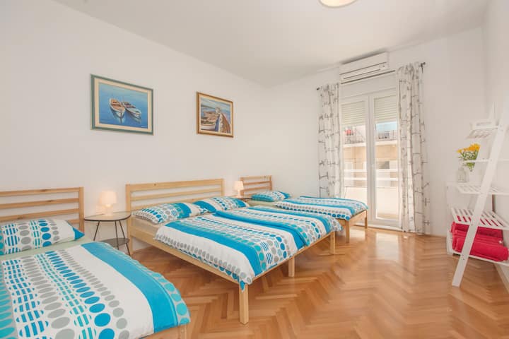 Spacious Central Ap 2 Baths, 3 Bedrooms, Fully Ac - Split