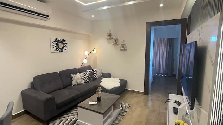 Modern 1 Br Apartment At Solaris Osu - Accra