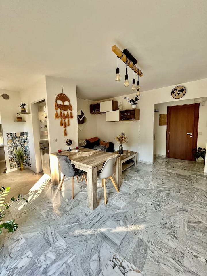 Joli 2 Pièces à Menton, Terrasse, Parking Privé. - Menton