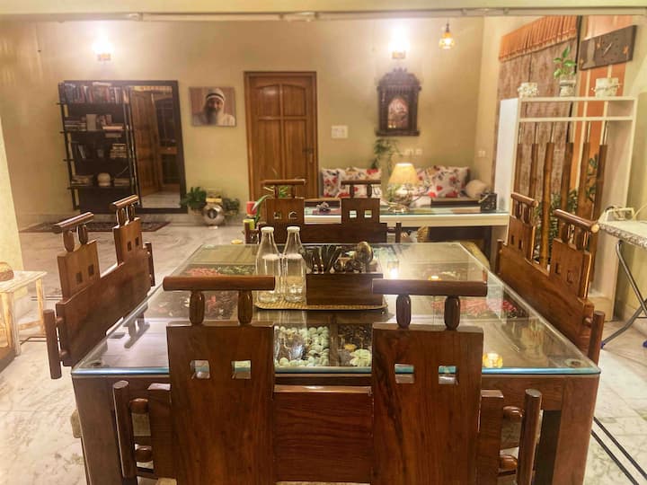 Maitreya Bodhisattva  Cityloft Homestay.. - Dehradun