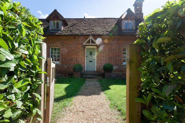 Gale Cottage - Windsor