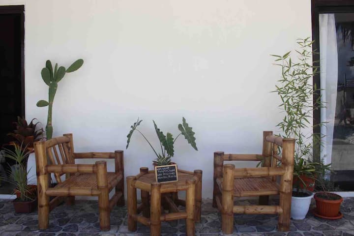 Hangover Hostel - Moalboal