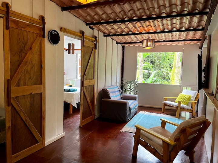Casa Kilometros De Sueños, Na Vila Do Abraão. - Ilha Grande