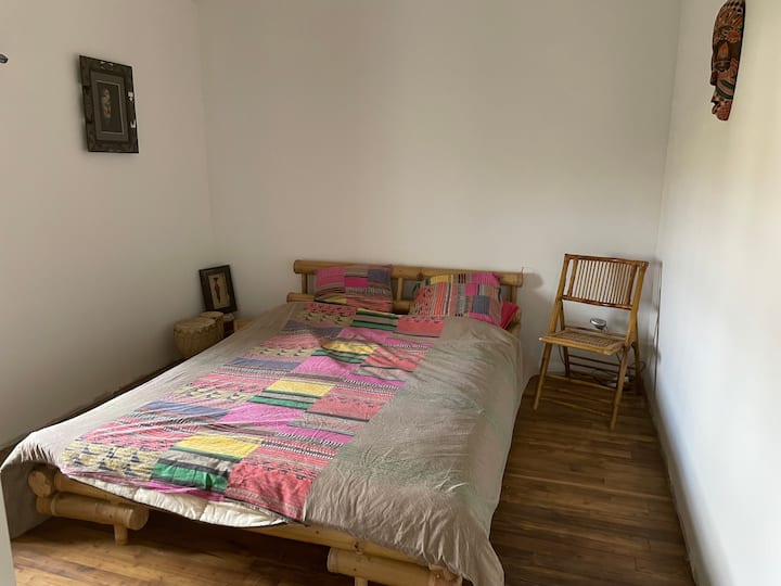 Chambre Dans Maison De Campagne - La Rochefoucauld
