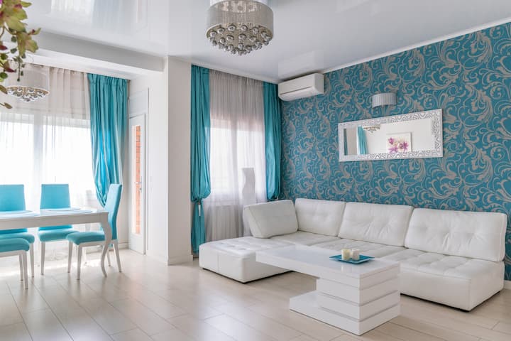 Turquoise - Badalona