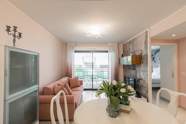 Apartment With Terrace & Private Parking In Center - Cannes