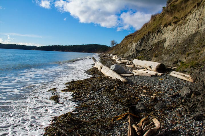 Hobby Farm Remote private island! Escape Seattle! - Houses for Rent in ...