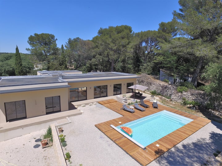 Belle Villa Contemporaine Avec Piscine - Nimes