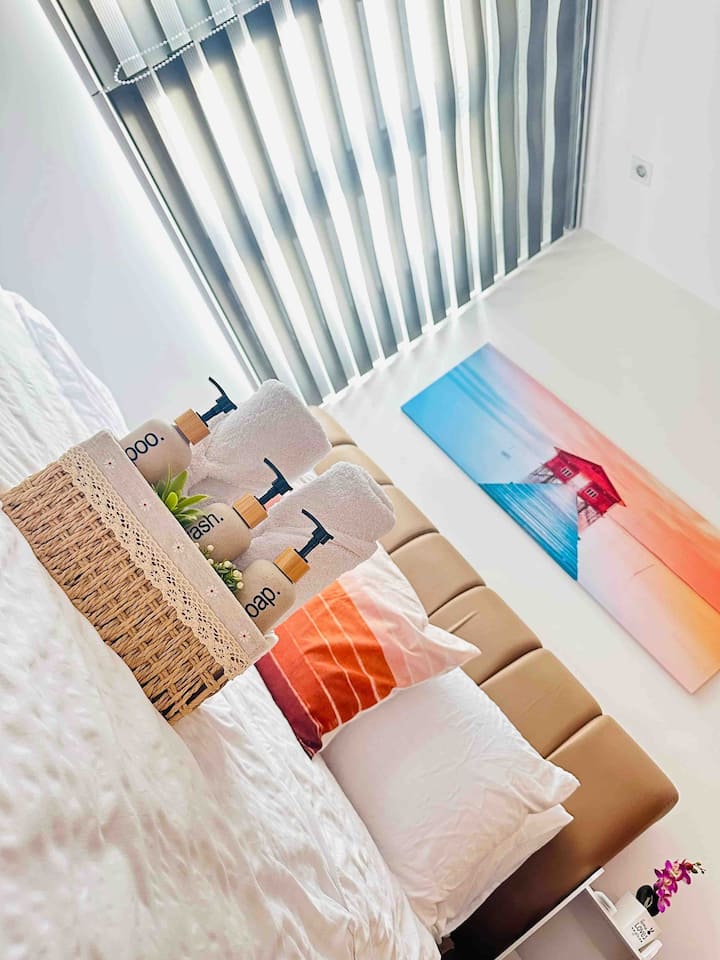 Entire Penthouse-by Mall, W/pool, Wi-fi, Self C/in - San Mateo
