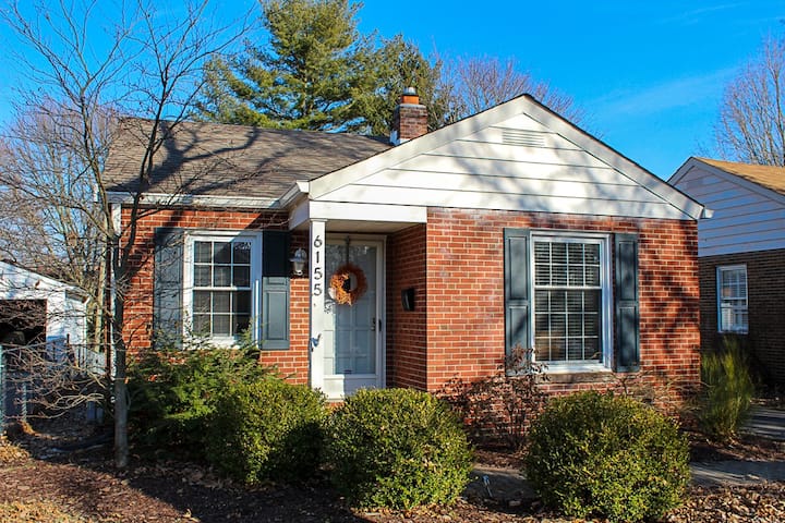 Cozy & Relaxing Home - Broad Ripple - Local Hosts - The Waterpark, Carmel