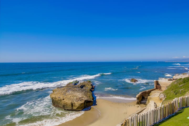 Ocean Front Villa #4 - San Diego, CA