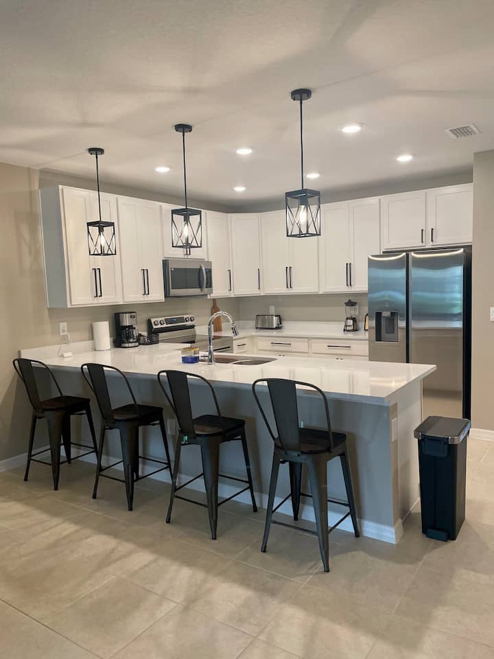 3bd / 2.5 Ba Townhouse - Minutes Away From Disney - Kissimmee, FL