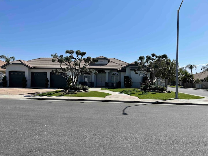 Spacious Home In Southwest Bakersfield - Bakersfield, CA