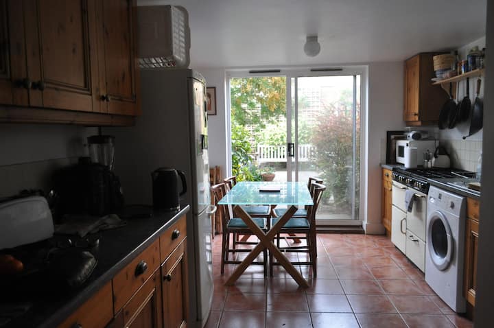 Double Room 3 Mins From Underground - ロンドン