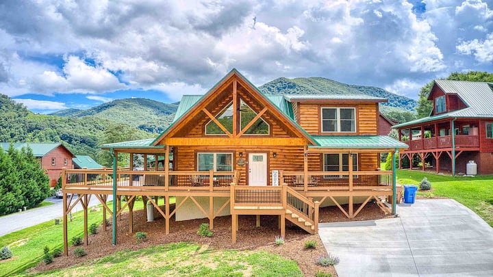 360° Views - Legacy Valley Lodge, 3/2 Cabin - Maggie Valley, NC