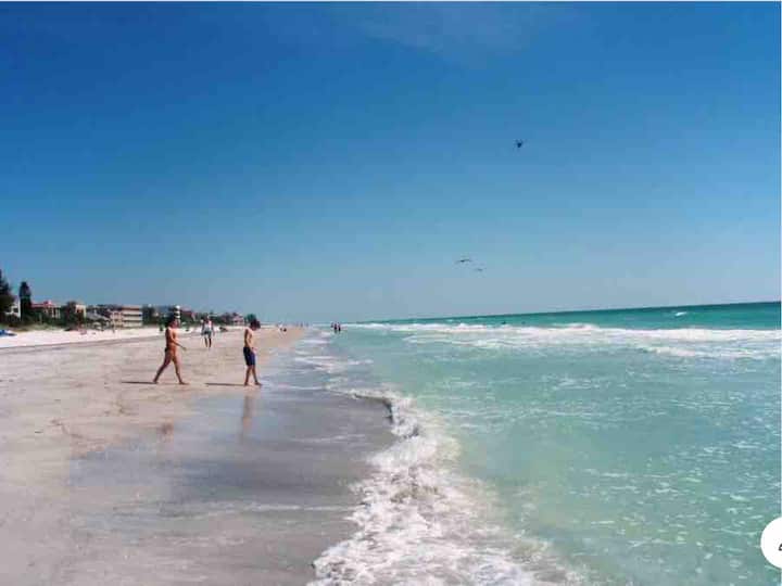 Friendly 2 Bedroom 2 Bath Non Smoking Condo - Largo, FL