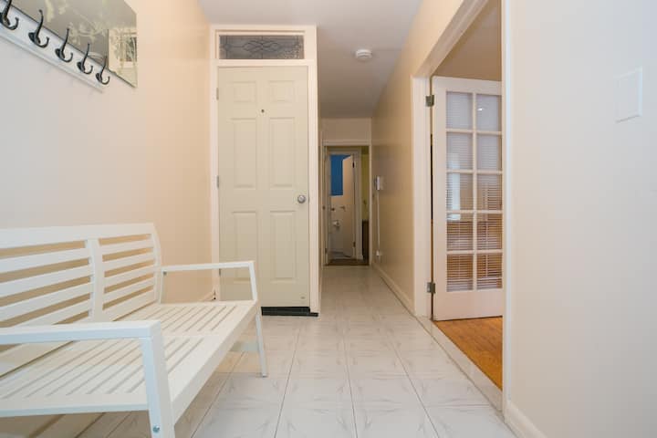Brooklyn Cozy Garden Apt - Brooklyn, NY