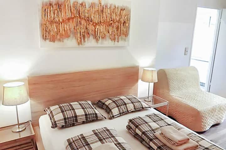 Cozy Balcony 2br @Josefstadt ~ Wifi ~ 12min Center - Wenen